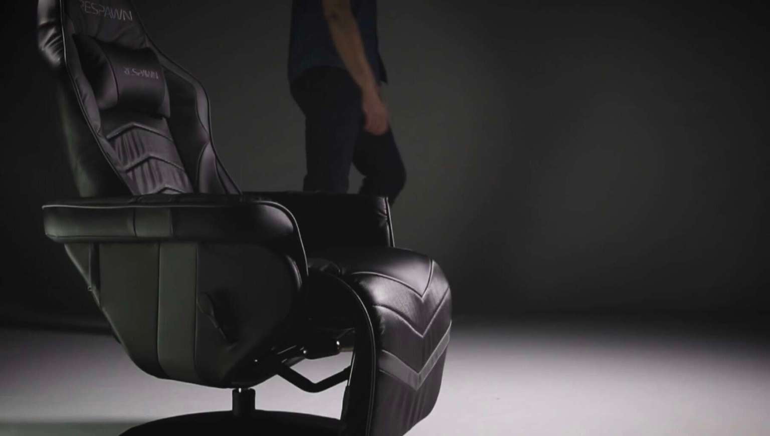 Respawn 900 Chair Review: Sit in Style | Work in Comfort & Support ...
